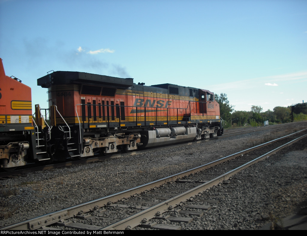 BNSF 4484